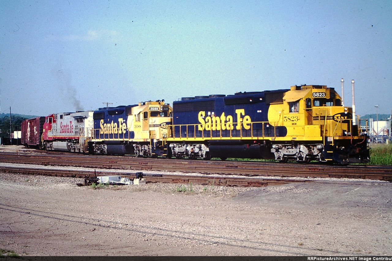 ATSF 5823